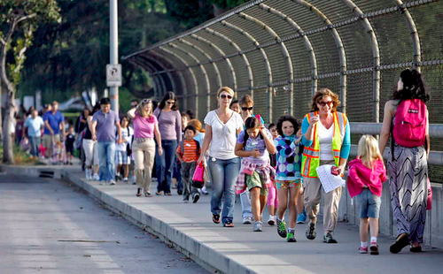 Set up a walking school bus this 'walk safely to school day' | 1 ...
