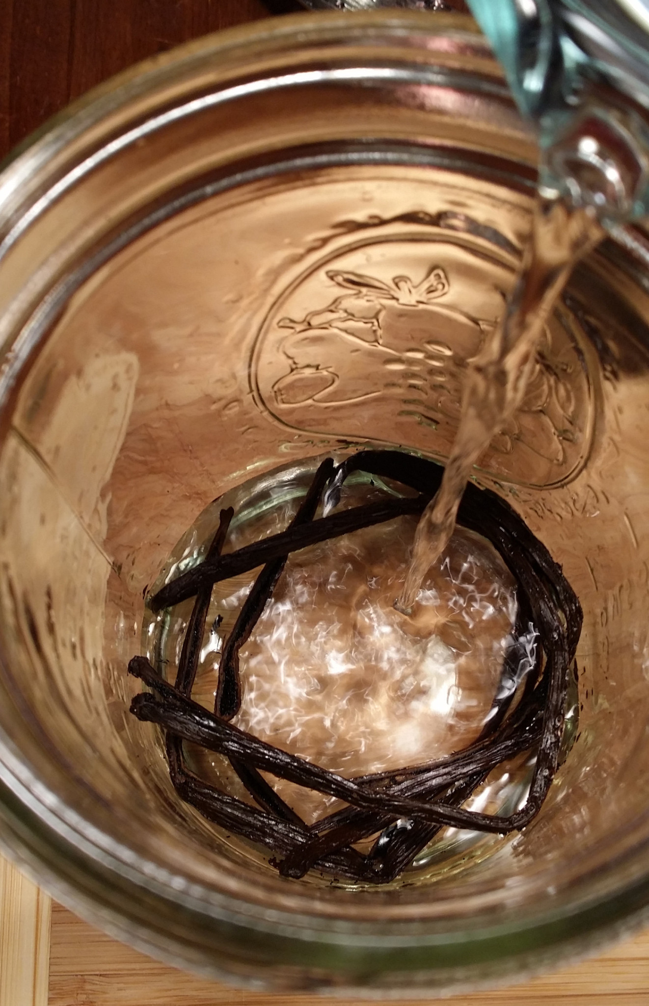 How To Cure Your Own Vanilla | 1 Million Women